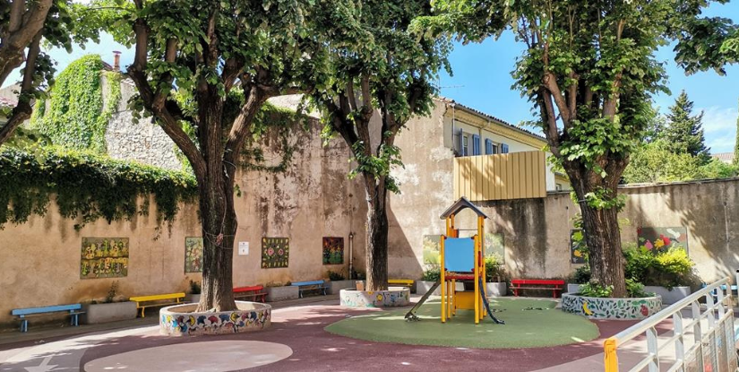 Interview de Mme Deboudt : comment réaménager une petite cour de ...